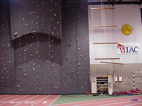 Indoor ropes course photo album – Adventure | UW-La Crosse
